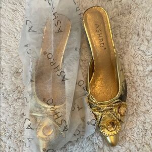 Ashro | Shoes | Ashro Gold Womens Shoes | Poshmark